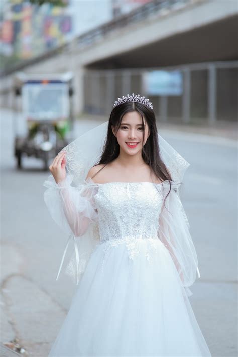 Cô Dâu Dễ Thương Tải 180 hình về máy Free Sk taphoamini