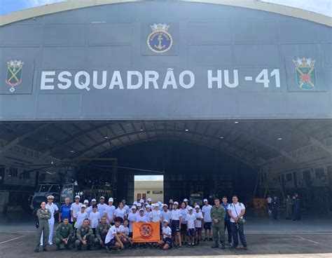 1 Esquadrão de Helicópteros de Emprego Geral do Norte recebe alunos do