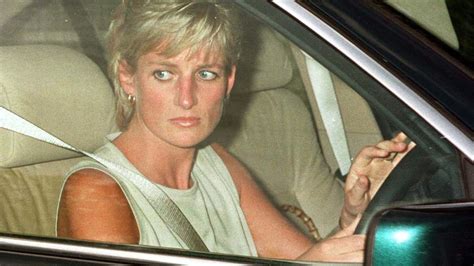 La Reina Isabel II Mohamed Al Fayed Y Un Fiat Uno La Clave REAL De La