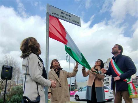 Otto Marzo Pistoia Intitola Rotatoria Alle Donne Vittime Di Violenza