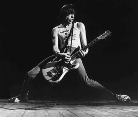Confira as 10 maiores bandas de punk rock da história Aproveite as