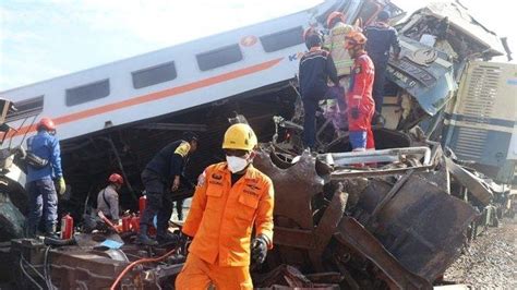 Kecelakaan Terbesar Di Awal Tahun Tabrakan 2 Kereta Api Kesaksian