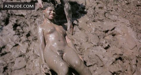 LUCIA COSTANTINI Nude AZNude