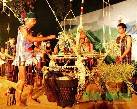 Lễ mừng lúa mới của đồng bào Mạ