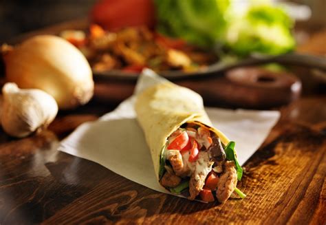 Recette Tortillas De Poulet Aux 3 Poivrons Marie Claire
