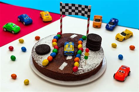G Teau D Anniversaire Enfant Le Circuit De Course Amandine Cooking