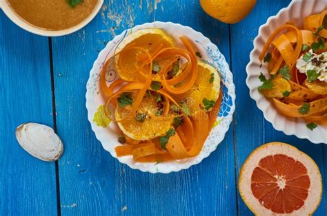 Ensalada Marroquí De La Zanahoria Con Las Naranjas Foto de archivo