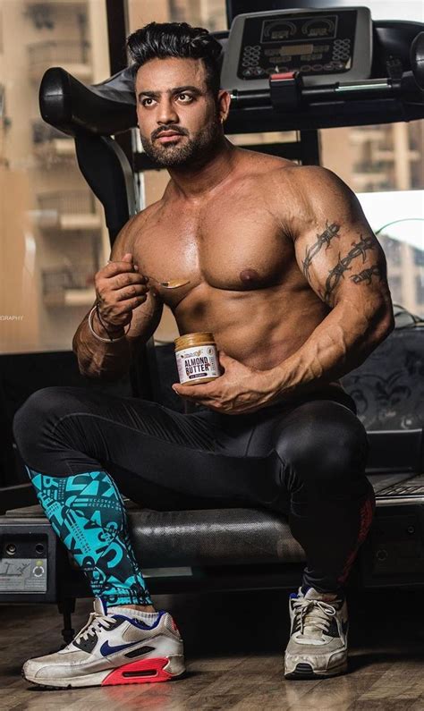 Pin Von Luca Pietrosanti Auf Modelli Fitness
