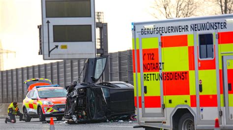 Unfall auf der A7 bei Neumünster Rettung durch den Kofferraum SHZ