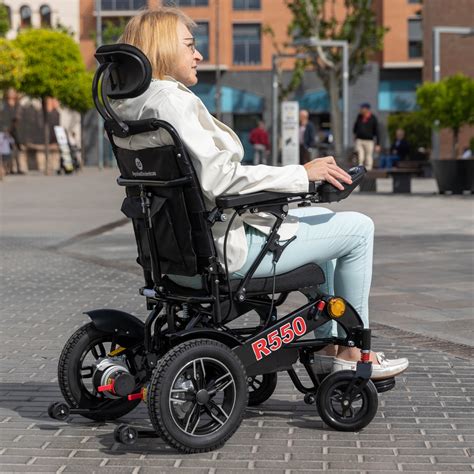 Silla de ruedas eléctrica plegable R550 Respaldo reclinable Ayudas