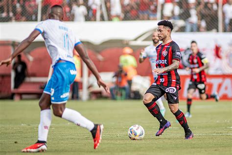 COLOSSAL Vitória sai perdendo mas vence Ba Vi de virada por 3 a 2 no