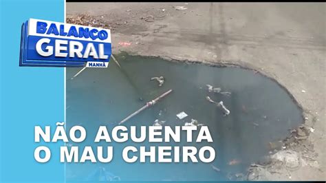 Moradores reclamam de rede de esgoto obstruída no bairro Lamarão em