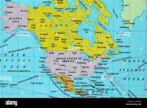carte du monde avec le continent nord américain les pays et les océans