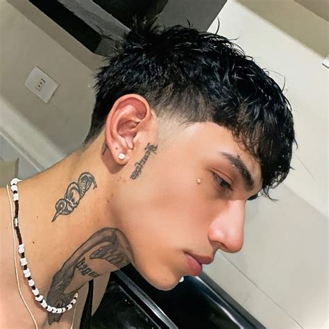 Fade Haircut Curly Hair Taper Fade Haircut Haircuts Straight Hair