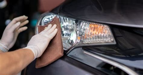 Comment Nettoyer Des Phares De Voiture Opaques