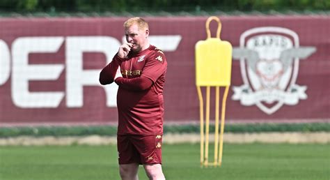 Rapid a primit o lovitură grea Neil Lennon a pierdut un titular