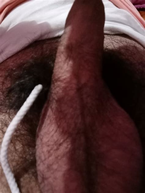 P Nis Non Circoncis Montrant Le Gland Xhamster