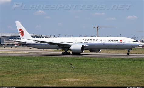 B 2035 Air China Boeing 777 39LER Photo By Nibrage ID 1299760