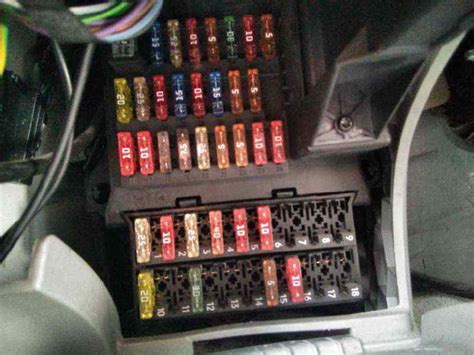 Sicherungskasten MERCEDES BENZ SPRINTER 3 5 T Van B907 B910 319 CDI