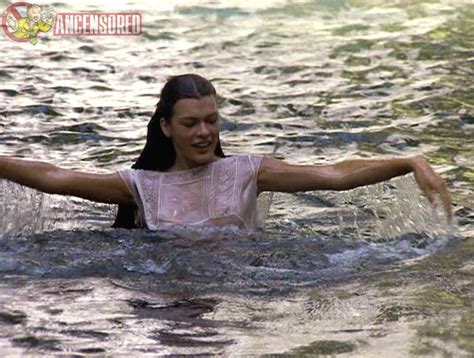 Milla Jovovich Nue Dans Return To The Blue Lagoon