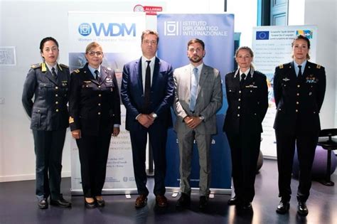 Donne Nelle Forze Armate In Italia E Nel Mondo