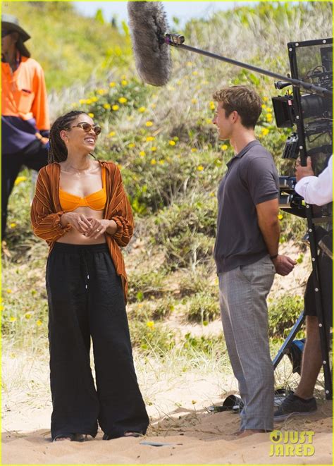 Sydney Sweeney Glen Powell Hit The Beach To Film Mystery Rom In