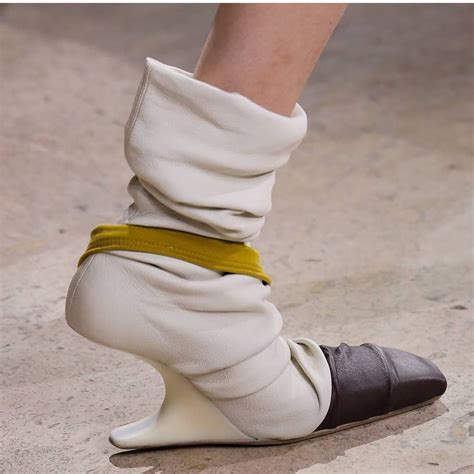 Le scarpe più brutte che non vorresti mai avere Vita su Marte