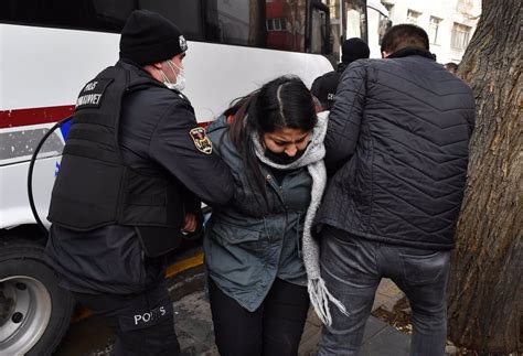 Al menos 22 detenidas en una operación policial contra un grupo