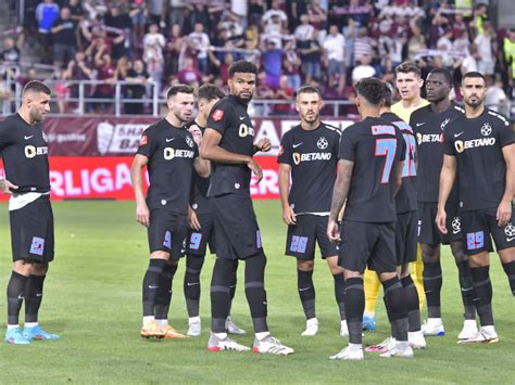 GALERIE FOTO După Darius Olaru un alt jucător al FCSB ului s a