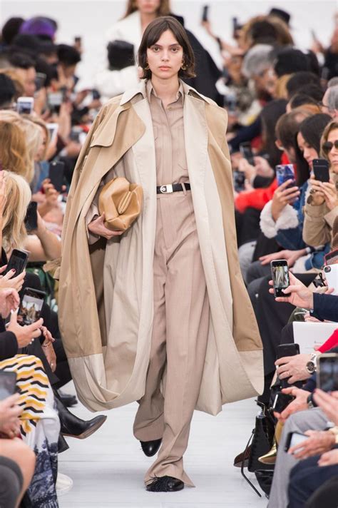 Défilé Céline Prêt à porter Printemps Été 2018 Paris Elle