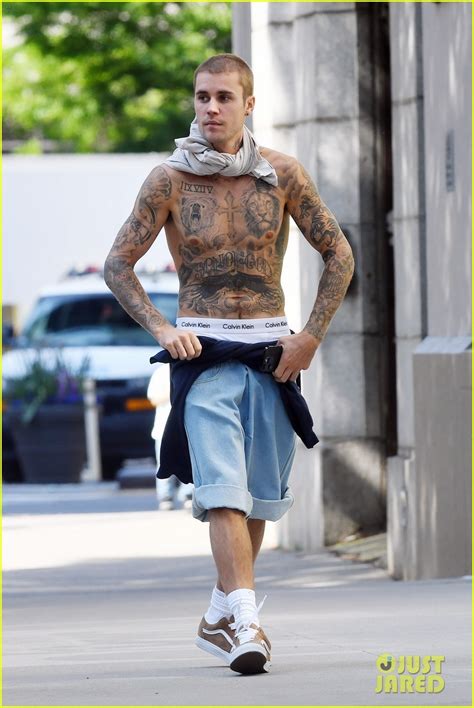 Justin Bieber Goes Shirtless For Walk In NYC With Wife Hailey Photo