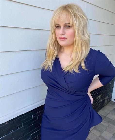 Rebel Wilson Altura Peso Medidas Corporais Cor Dos Olhos
