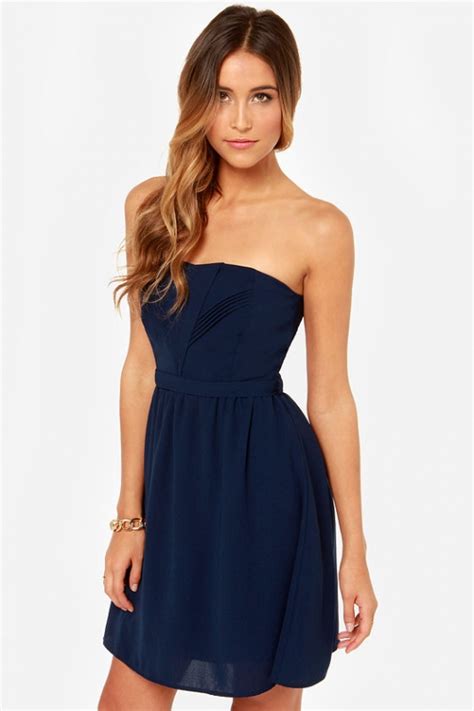 Robe Bustier Bleu Marine Avec Quoi La Porter Tendances De Mode