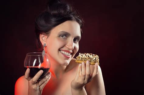 Strip Off For Some Swiss Snacking At New Nude Eaterie Comment