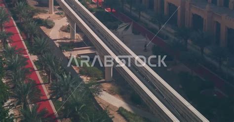 شبكة سكة حديد للنقل السريع قطار مونوريل دبي نخلة جميرا في الامارات