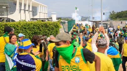 STF concede liberdade provisória a mais 52 presos do 8 de Janeiro