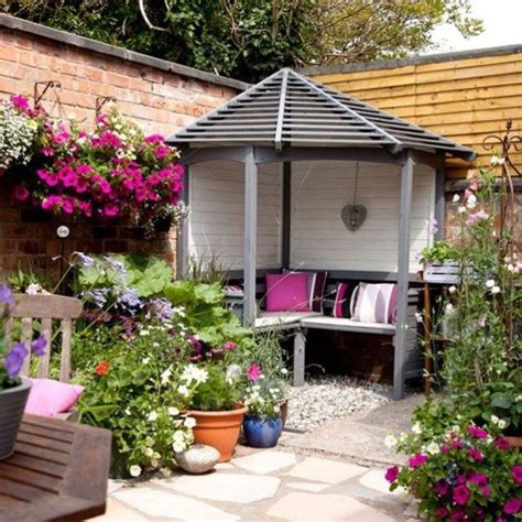 DECOOMO TRENDS HOME DECOR Courtyard Gardens Design Small Courtyard