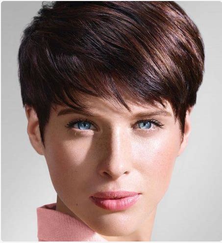 La frange pour les cheveux courts 30 idées de frange à adopter sans
