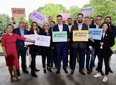 Trzecia droga Polski 2050 Szymona Hołowni i PSL Polska 2050 Szymona