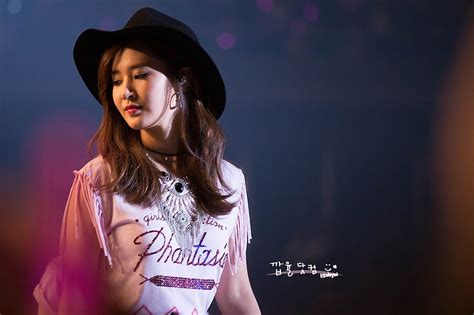 Kwon Yuri Asiachan Kpop Board Hd Wallpaper Pxfuel