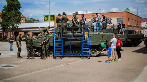 Fotos de la jornada de puertas abiertas en la Academia de Logística de