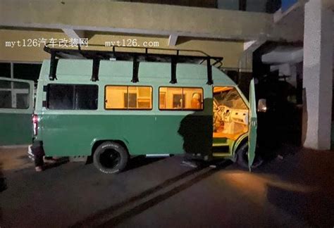 自己动手改房车之焊接行李架安装太阳能 myt126汽车改装网
