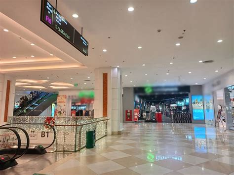 Cuối năm nhiều thương hiệu rời bỏ trung tâm thương mại khu đất vàng Hà