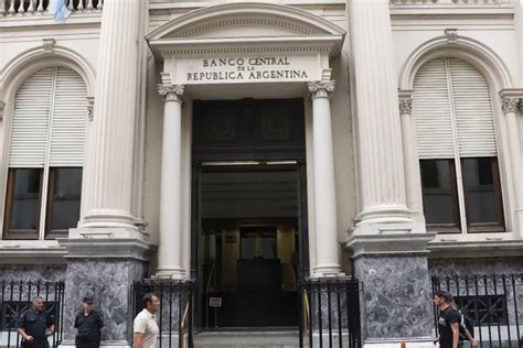 El BCRA bajó la tasa de interés al 80 y desreguló los rendimientos de
