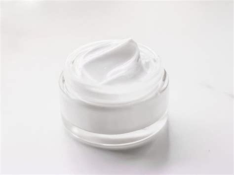 Crema Viso Al Veleno D Api Benefici Controindicazioni E Opinioni