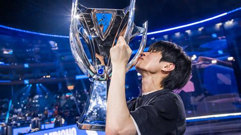 Newjeans Tapped To Deliver Exhilarating Performance Of Gods As Lol