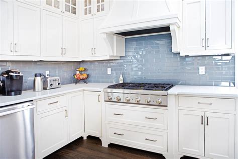 White Kitchen Cabinets What Color Backsplash Things In The Kitchen