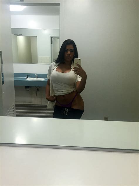 Elizabeth Ruiz Nude LEAKED Pics And Sex Tape With Von Miller