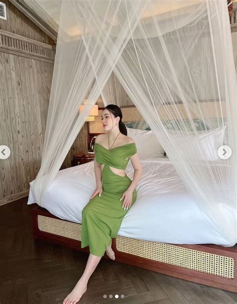 Bảo Thy lộ eo con kiến khoe dáng quyến rũ sau khi được chồng đại gia