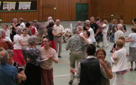 Danserien Roc h Morvan 150 danseurs au fest deiz Le Télégramme